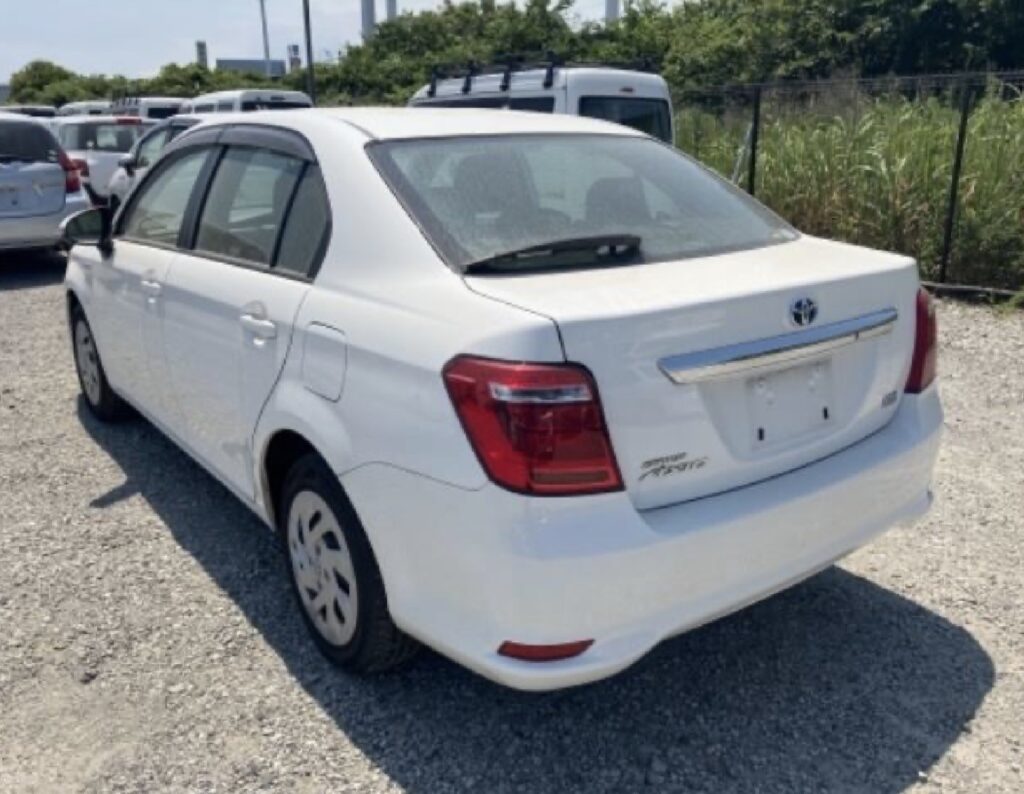 2018 TOYOTA Corolla Axio Hybrid – HUG.inc